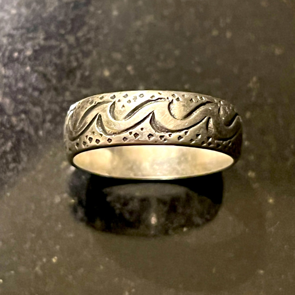 Carved Vintage Sterling Silver Wave Native Style Ring - Gem